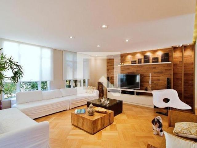 Casa à Venda Portal do Morumbi, 4 Quartos, 300 m2