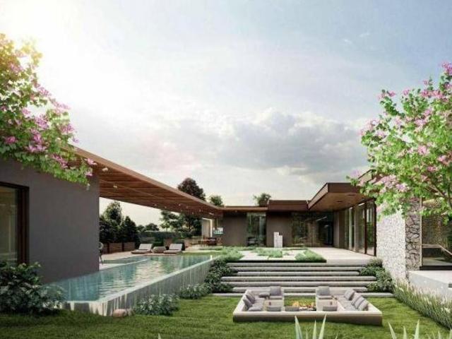 Casa à venda, possui 2.379 m² com 5 suítes e 8 banheiros SP