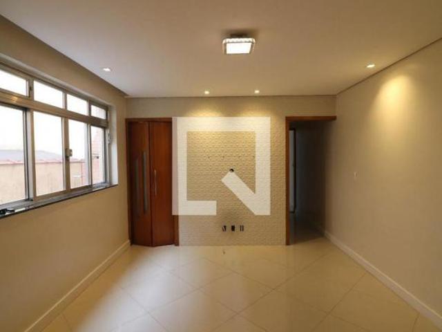Casa à Venda Paulicéia, 3 Quartos, 180 m2
