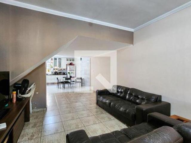 Casa à Venda Paulicéia, 3 Quartos, 250 m2