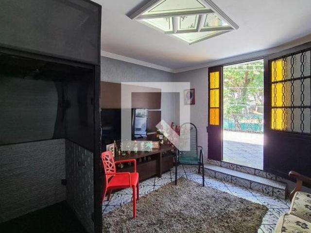 Casa à Venda Paulicéia, 3 Quartos, 250 m2