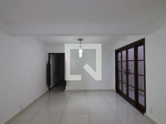 Casa à Venda Paulicéia, 4 Quartos, 190 m² São Bernardo do Campo