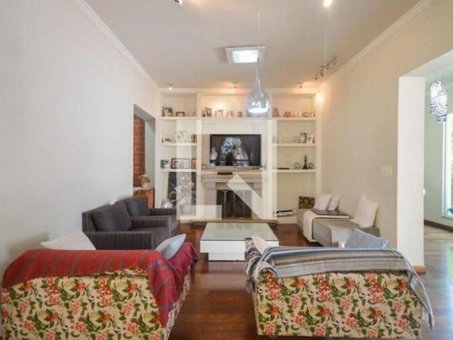 Casa à Venda Pacaembu, 4 Quartos, 400 m² São Paulo