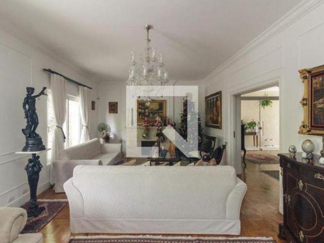 Casa à Venda Pacaembu, 4 Quartos, 500 m² São Paulo