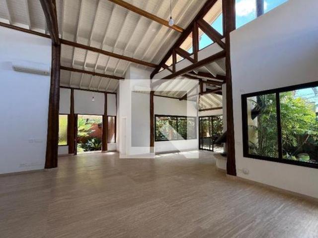 Casa à Venda Pacaembu, 4 Quartos, 620 m2