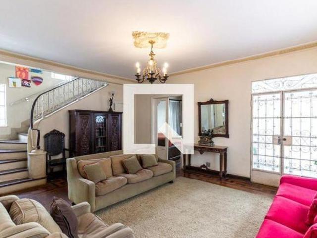 Casa à Venda Pacaembu, 5 Quartos, 260 m2