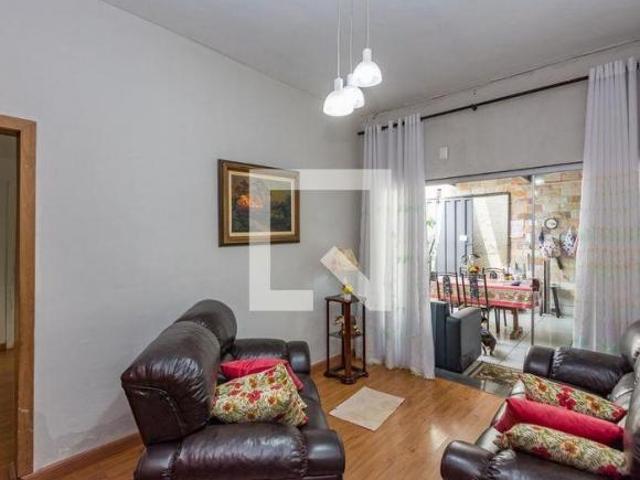 Casa à Venda Padre Eustáquio, 2 Quartos, 350 m² Belo Horizonte