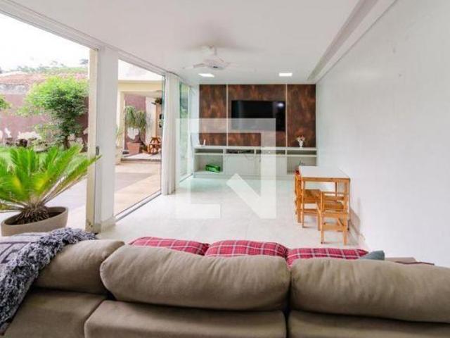 Casa à Venda Padre Eustáquio, 2 Quartos, 360 m² Belo Horizonte