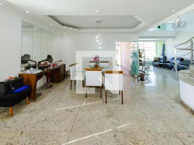 Casa à Venda Padre Eustáquio, 4 Quartos, 360 m² Belo Horizonte