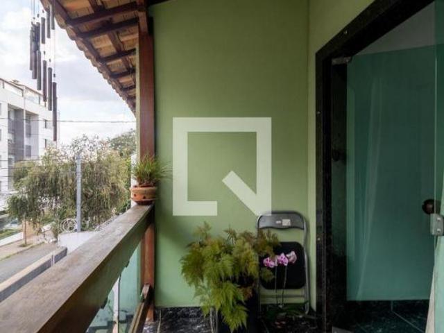 Casa à Venda Paquetá, 4 Quartos, 227 m² Belo Horizonte