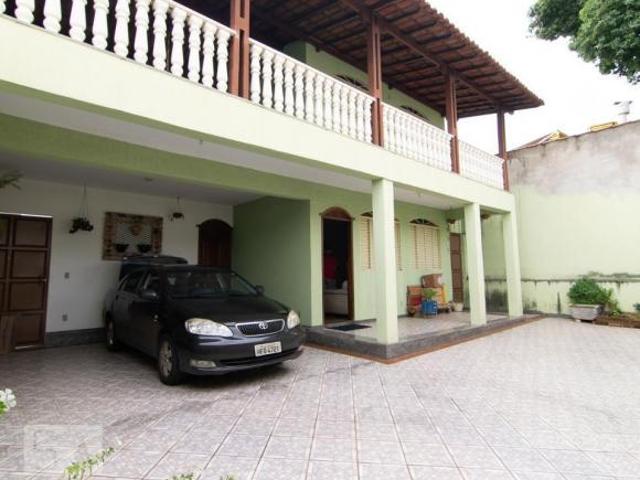 Casa à Venda Paquetá, 4 Quartos, 344 m² Belo Horizonte