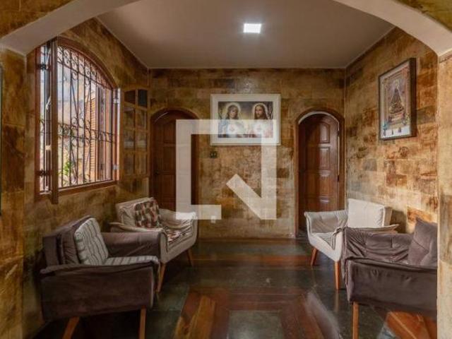 Casa à Venda Paquetá, 5 Quartos, 200 m² Belo Horizonte