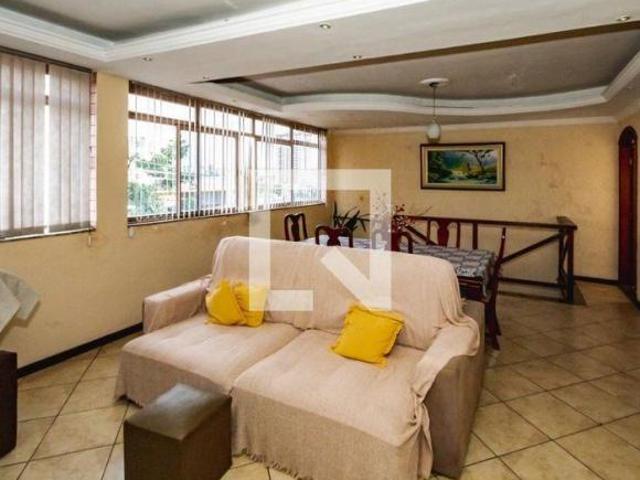 Casa à Venda Paquetá, 5 Quartos, 360 m² Belo Horizonte