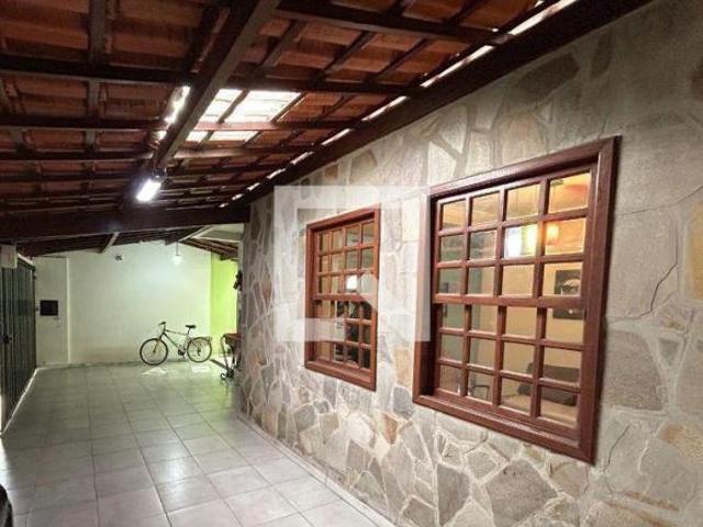 Casa à Venda Paquetá, 6 Quartos, 180 m² Belo Horizonte