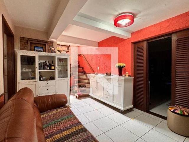 Casa à Venda Paraíso, 3 Quartos, 175 m2