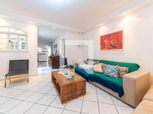 Casa à Venda Parque Bandeirante, 3 Quartos, 180 m2