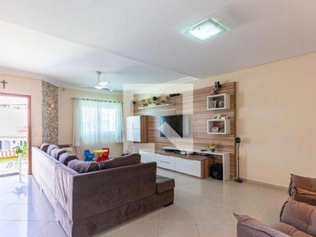 Casa à Venda Parque Bandeirante, 3 Quartos, 243 m2