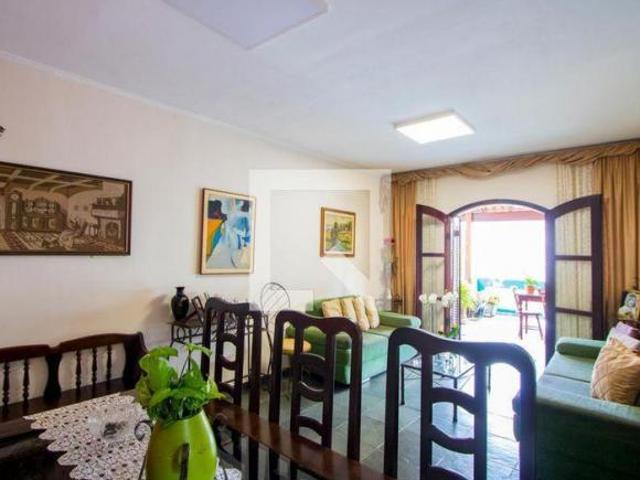 Casa à Venda Parque Bandeirante, 4 Quartos, 200 m2