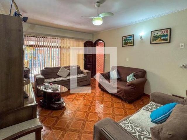 Casa à Venda Parque Bandeirante, 4 Quartos, 226 m2