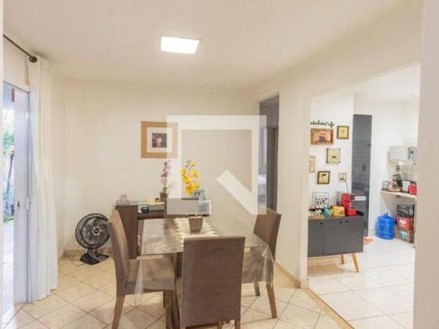 Casa à Venda Parque das Águas, 4 Quartos, 300 m2