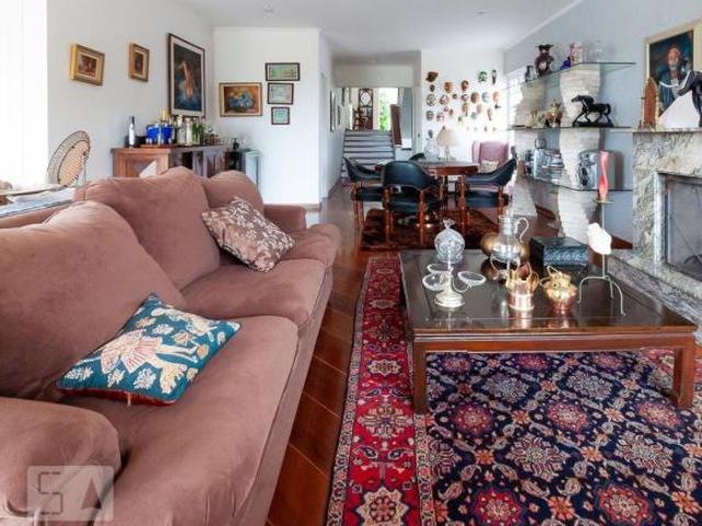 Casa à Venda Parque dos Príncipes, 4 Quartos, 500 m2