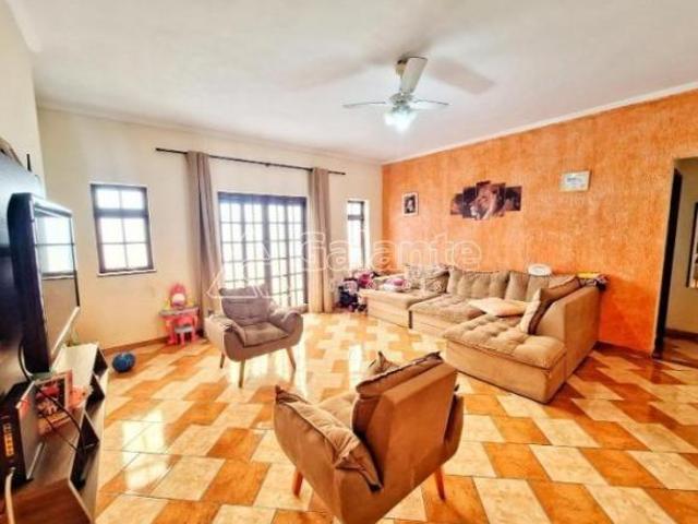 Casa a Venda Parque Jambeiro com 3 quartos e 1 suíte