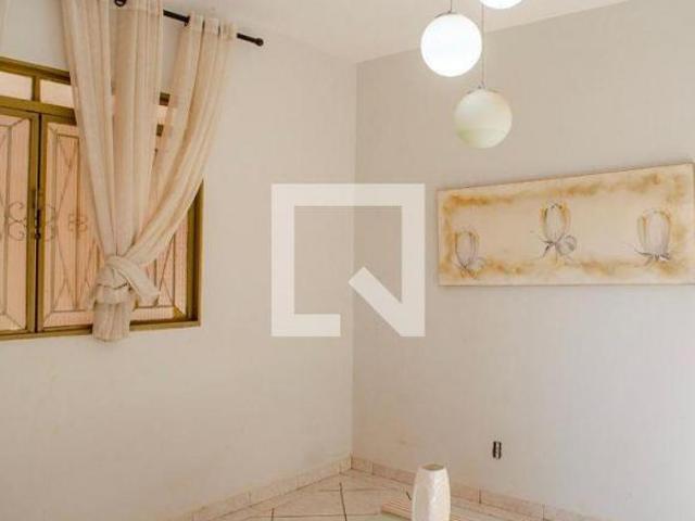 Casa à Venda Parque Tremendao, 4 Quartos, 360 m² Goiânia