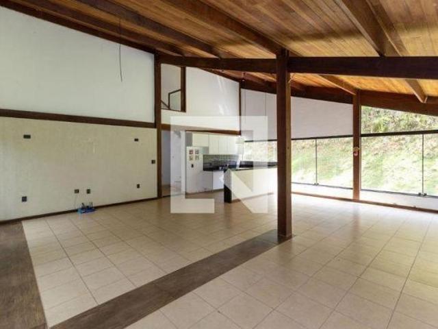 Casa à Venda Pasárgada, 4 Quartos, 250 m² Nova Lima