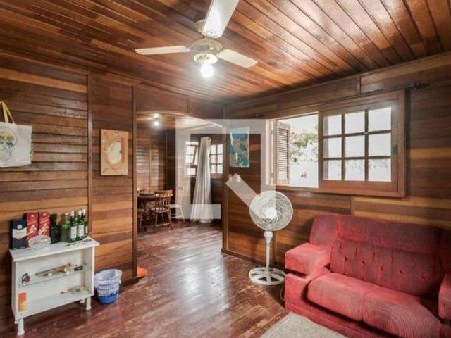 Casa à Venda Passo D&apos areia, 2 Quartos, 120 m² Porto Alegre