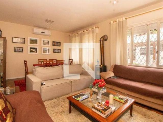 Casa à Venda Passo D&apos areia, 3 Quartos, 400 m² Porto Alegre