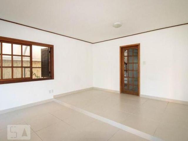 Casa à Venda Passo D&apos areia, 3 Quartos, 420 m² Porto Alegre
