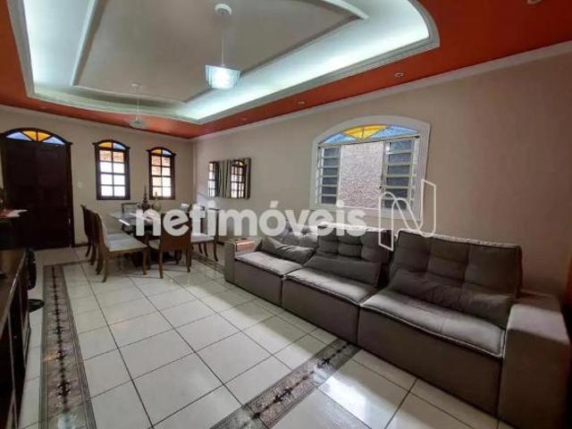 Casa à Venda, Petrovale, Betim