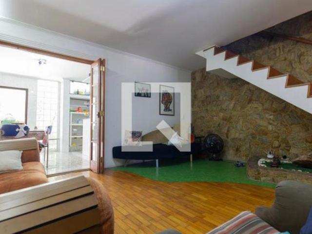 Casa à Venda Penha de França, 2 Quartos, 300 m2