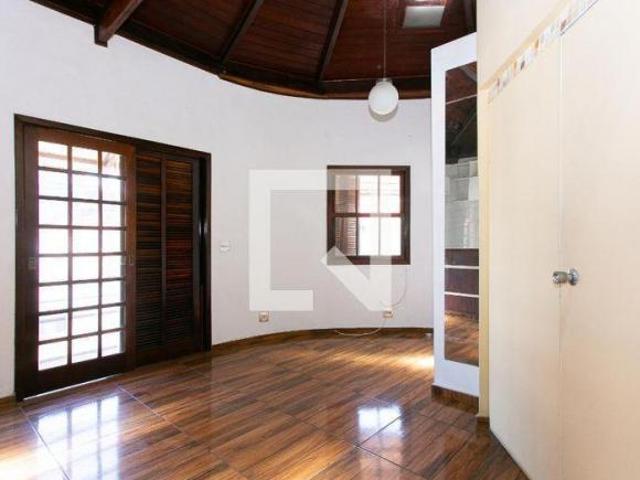 Casa à Venda Penha de França, 3 Quartos, 170 m² São Paulo