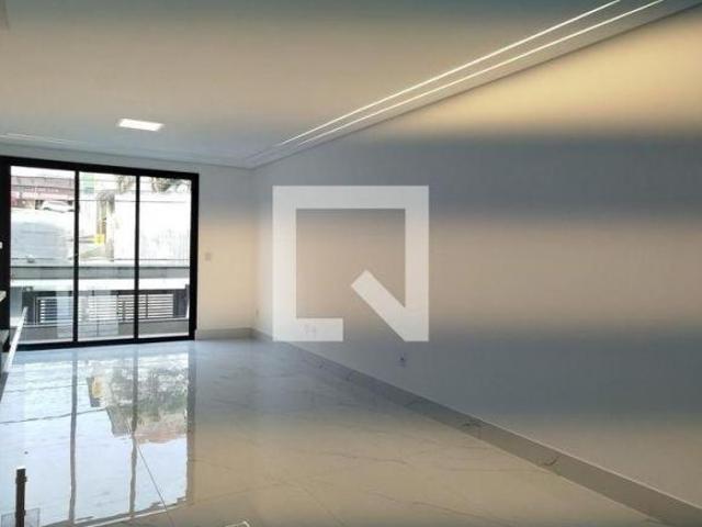 Casa à Venda Penha de França, 3 Quartos, 245 m² São Paulo