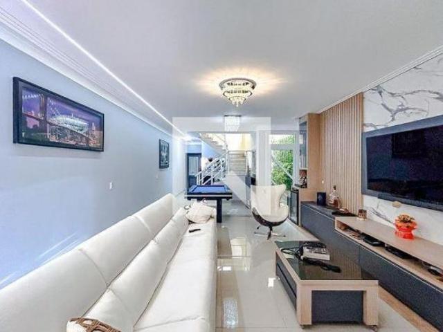 Casa à Venda Penha de França, 4 Quartos, 213 m² São Paulo