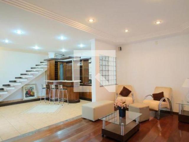 Casa à Venda Penha de França, 4 Quartos, 300 m2