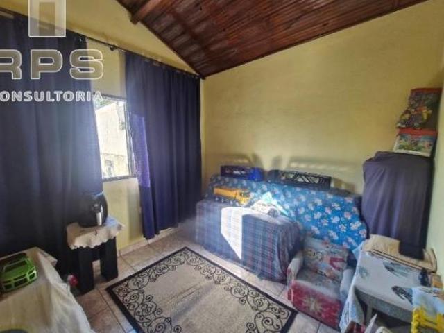 Casa a venda pertinho do Terminal Rodoviário Urbano no Jardim Imperial, com 3 quartos e muito quinta