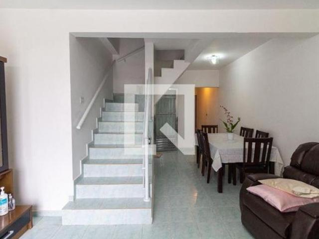 Casa à Venda Pestana, 3 Quartos, 182 m² Osasco