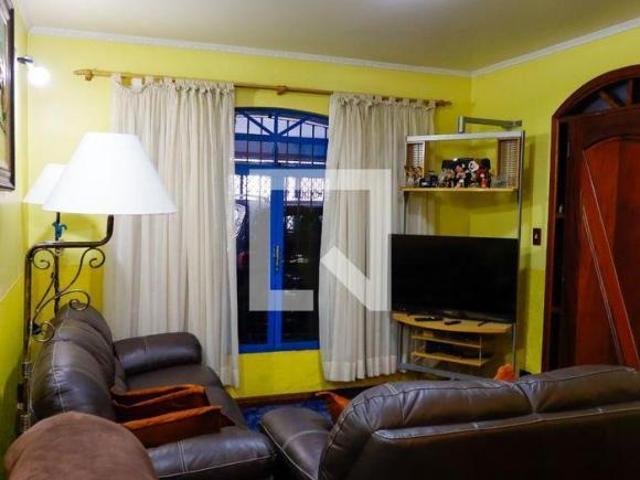 Casa à Venda Pestana, 3 Quartos, 234 m² Osasco