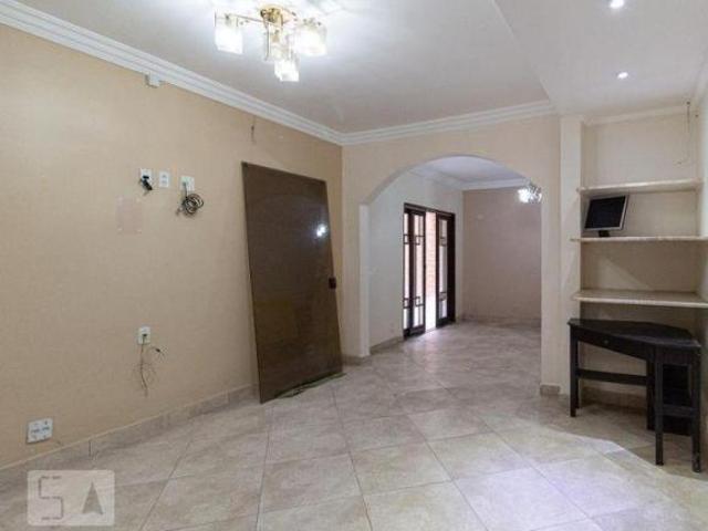 Casa à Venda Pestana, 3 Quartos, 300 m2