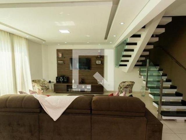 Casa à Venda Pindorama, 4 Quartos, 229 m² Belo Horizonte