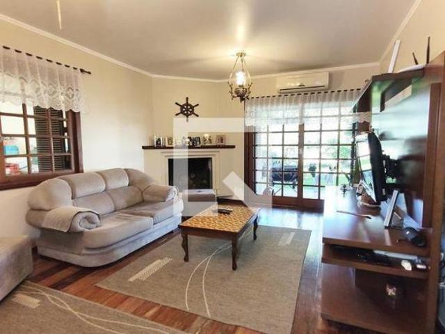 Casa à Venda Pinheiro, 4 Quartos, 300 m² São Leopoldo
