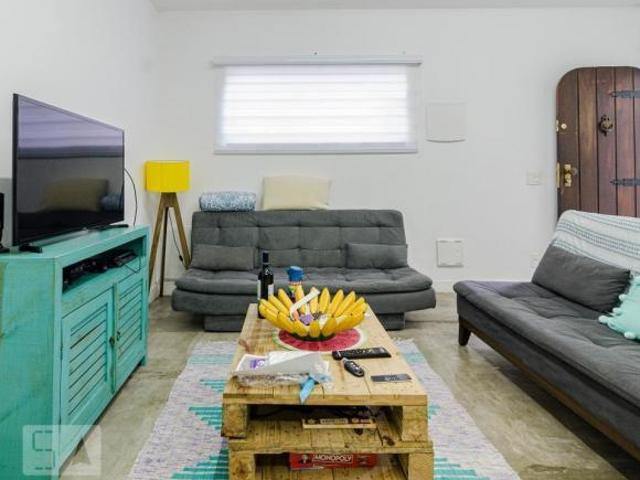 Casa à Venda Pinheiros, 1 Quarto, 81 m2