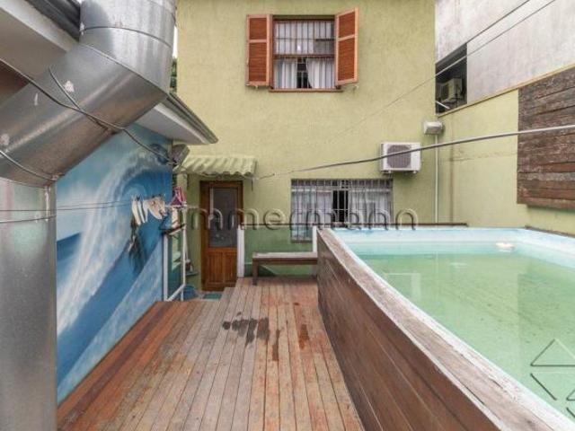 CASA Á VENDA PINHEIROS 2 DORMITÓRIOS 5 VAGAS