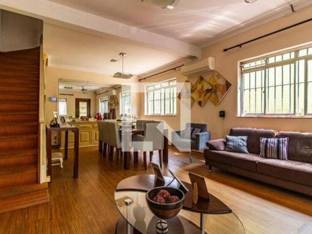 Casa à Venda Pinheiros, 3 Quartos, 240 m2
