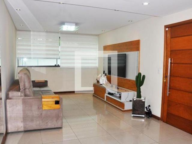 Casa à Venda Piqueri, 3 Quartos, 228 m2