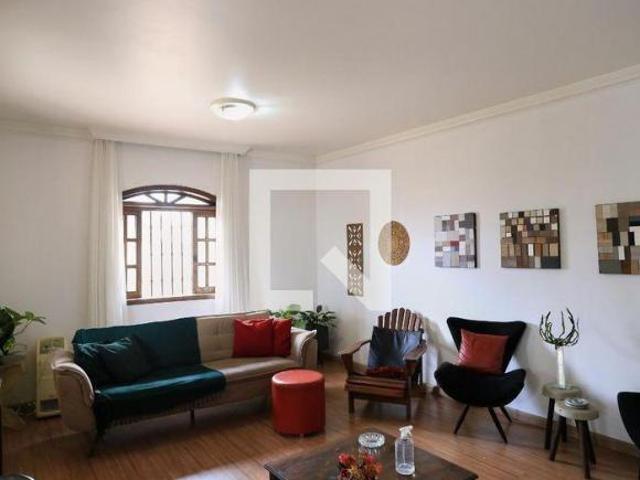 Casa à Venda Pirajá, 4 Quartos, 485 m² Belo Horizonte