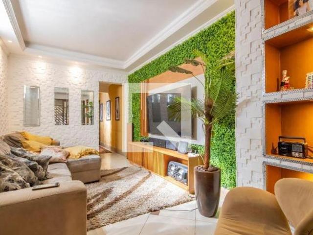 Casa à Venda Piratininga, 4 Quartos, 500 m2