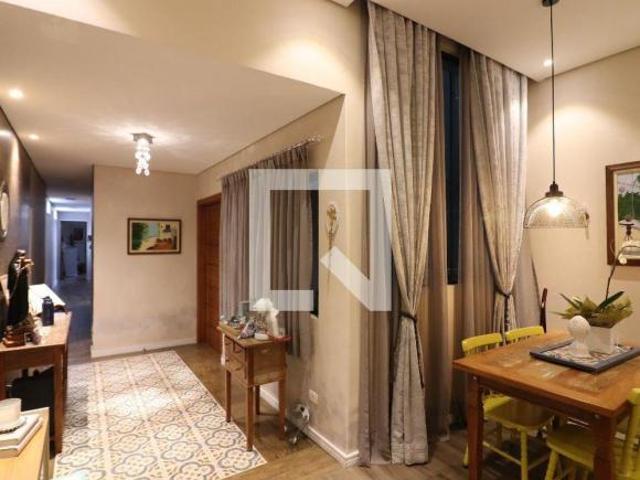 Casa à Venda Planalto, 3 Quartos, 230 m2